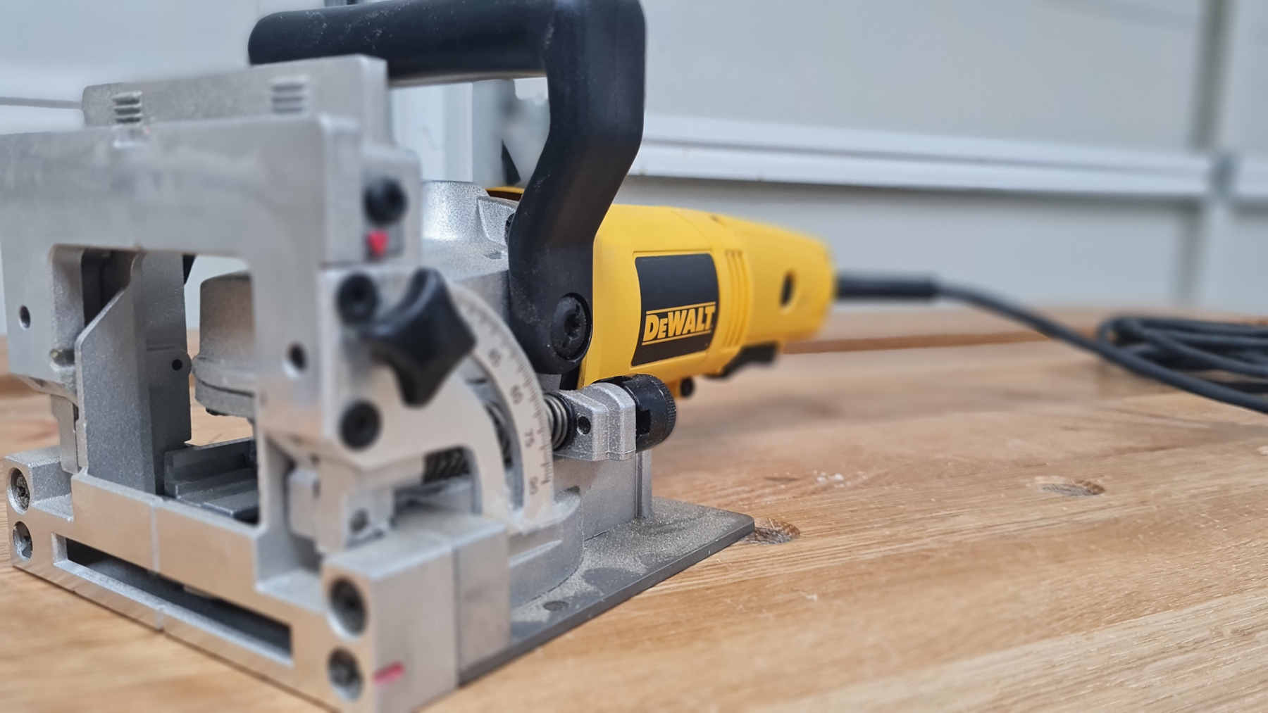 Flachdübelfräse DeWalt DW682K | Mein Werkzeug